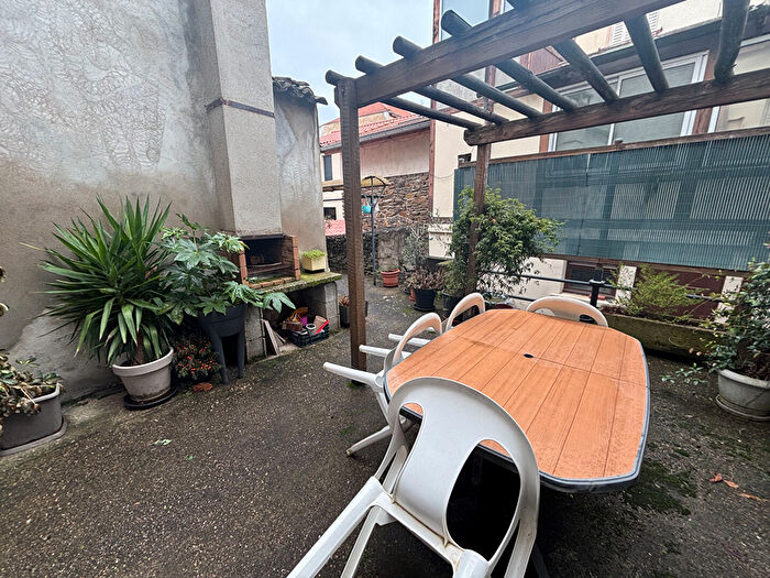 Maison à vendre - Givors, Centre-ville - 7 pièces - 5 chambres