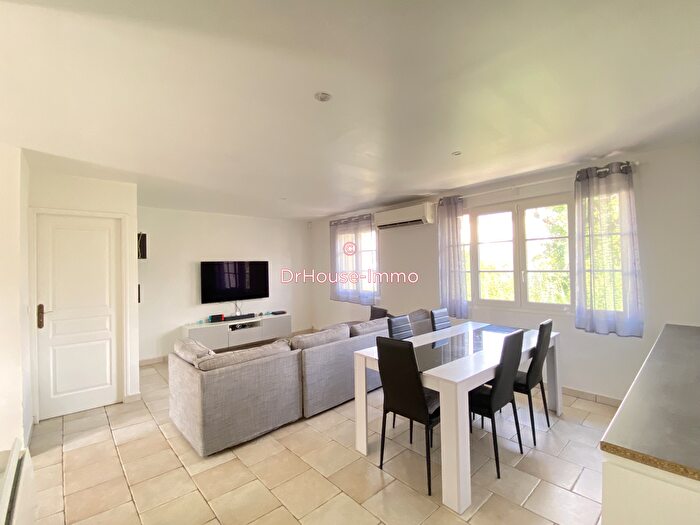Appartement 4 pièces à vendre à Peyrolles-en-Provence