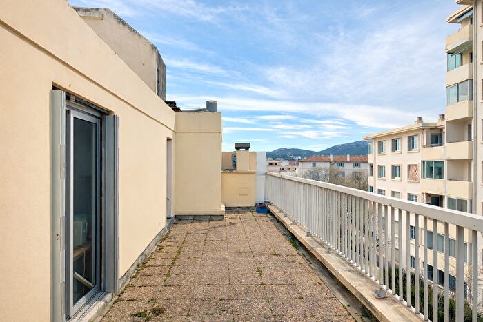 Appartement à vendre - Toulon, Saint-Roch - 2 pièces - 1 chambre
