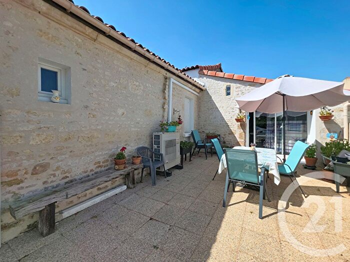 Maison 3 pièces à Les Magnils-Reigniers, à vendre