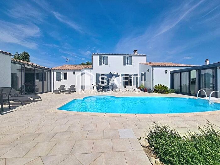 Saint-Denis-d'Oléron : Maison 10 pièces à vendre