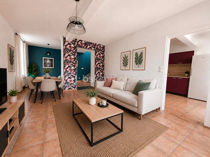 Fontaine-la-Gaillarde : Maison 4 pièces à vendre