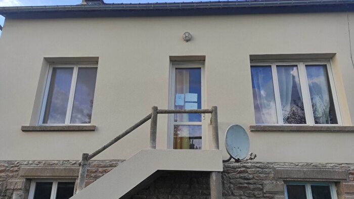 Maison 6 pièces à Plessala, à louer