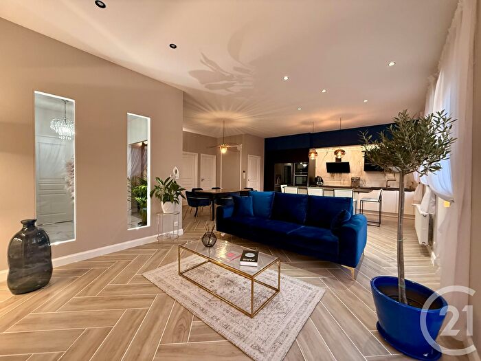 Appartement à vendre - Louhans - 4 pièces - 2 chambres