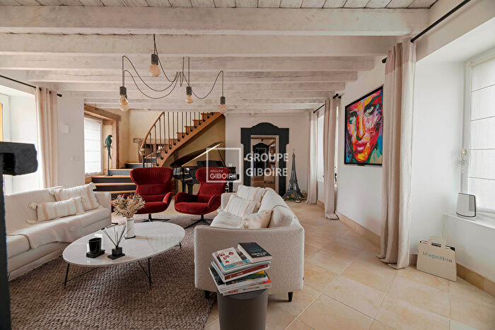 Maison à vendre - Noyal-Châtillon-sur-Seiche - 8 pièces - 5 chambres