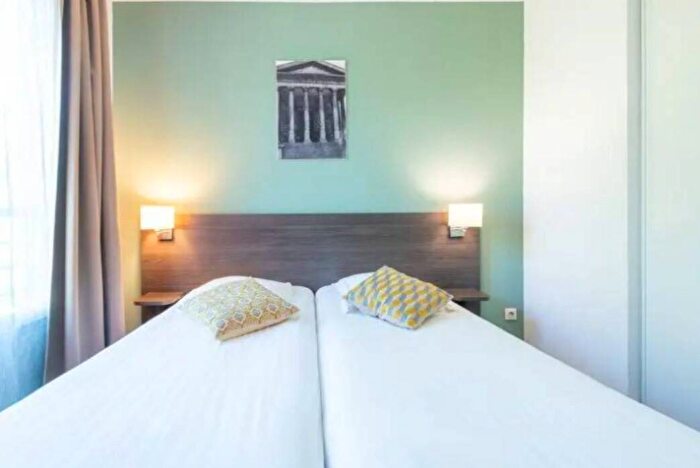 Appartement à louer - Esplanade, Nîmes - 1 pièce