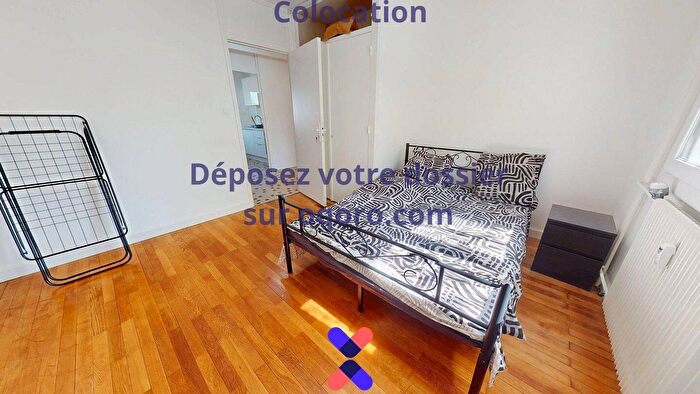 Appartement à louer - Centre-Max Barel-Léo Lagrange, Vénissieux - 5 pièces - 4 chambres