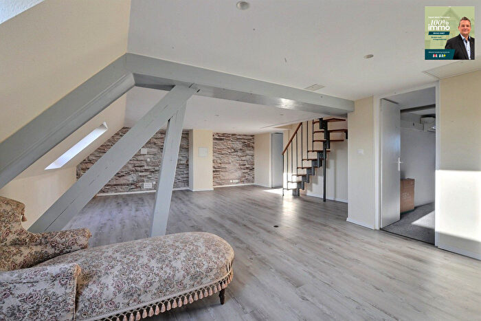 Appartement à vendre - Hésingue - 5 pièces - 4 chambres