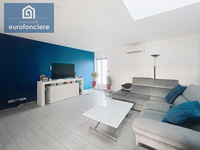 Maison à vendre - Les Noës-près-Troyes - 5 pièces - 3 chambres