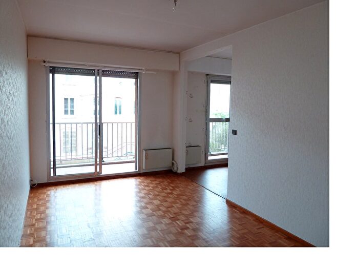 Marseille e, Les Chartreux : Appartement 1 pièce à louer