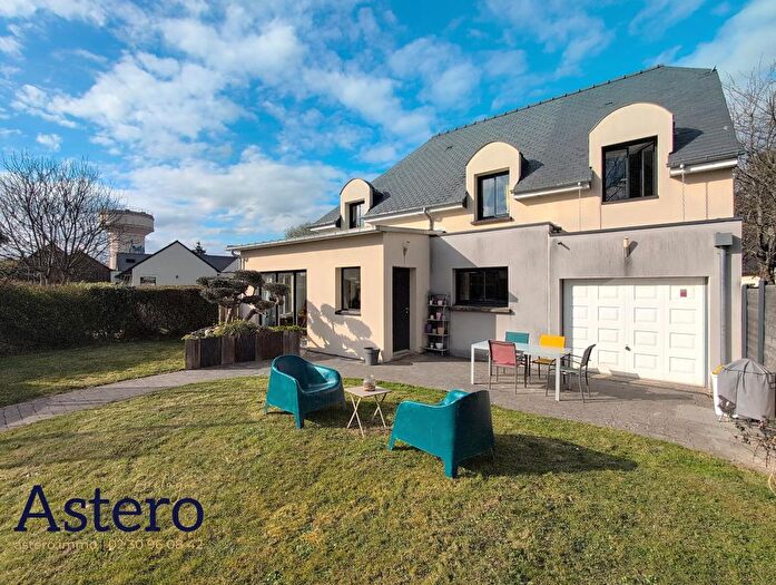 Maison à vendre - Hédé-Bazouges - 6 pièces - 4 chambres