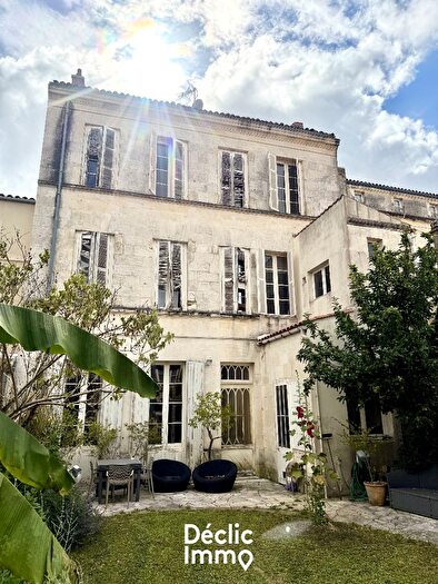 Maison 9 pièces à Rochefort, Centre-ville, à vendre