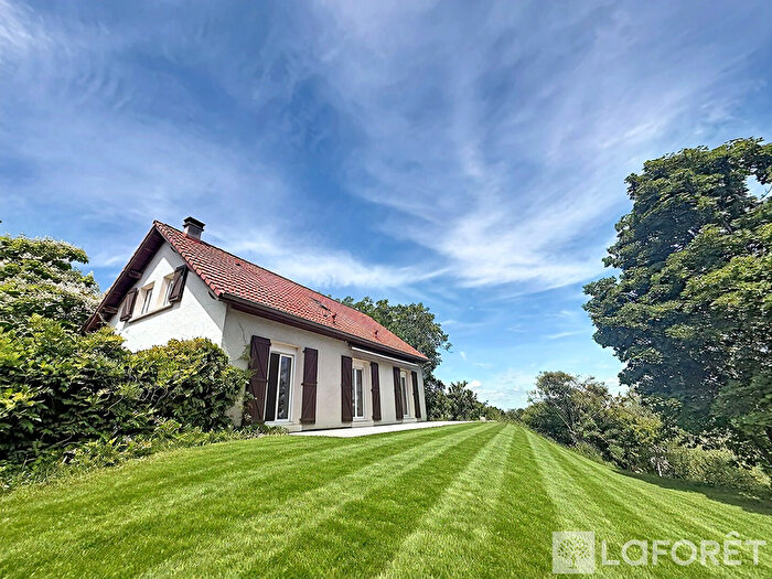 Maison 5 pièces à Domarin, à vendre