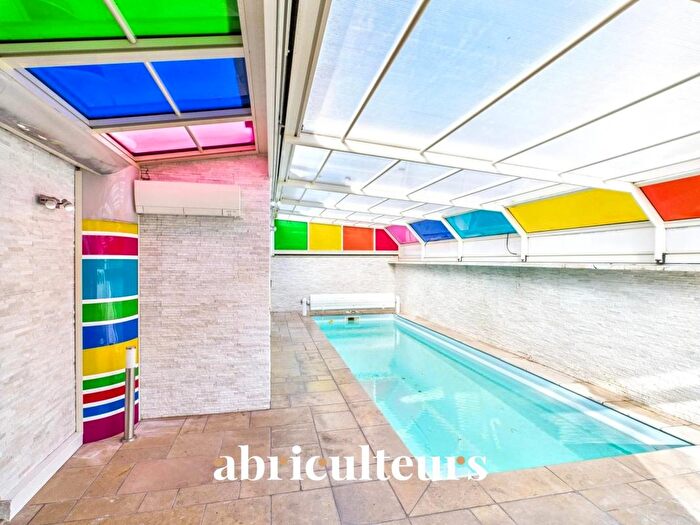 Maison à vendre - Rillieux-la-Pape, Ville nouvelle Est - 6 pièces - 5 chambres