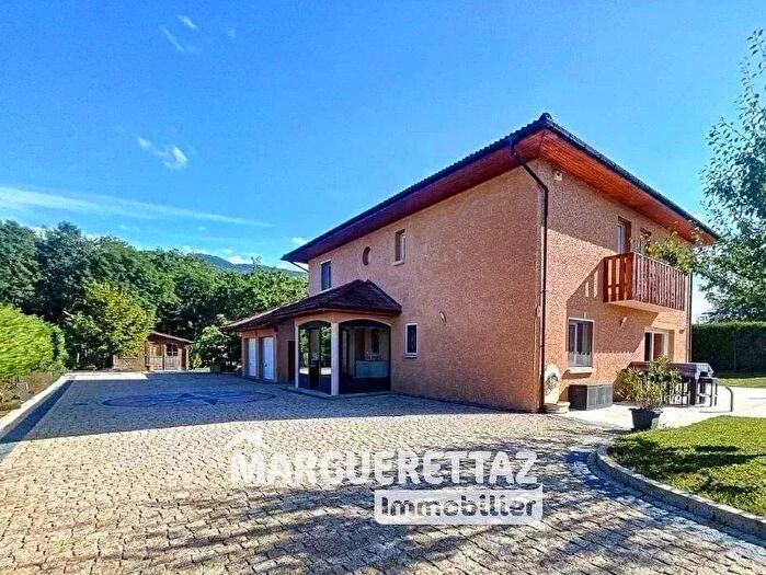 Maison à vendre - Neydens - 10 pièces - 5 chambres