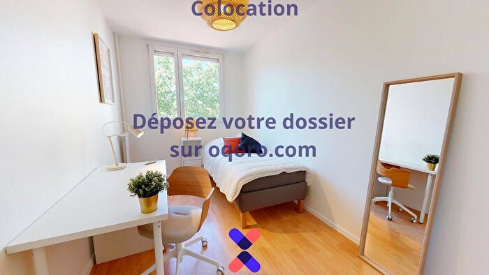 Appartement à louer - Moulin à Vent-Ernest Renan, Vénissieux - 6 pièces - 5 chambres