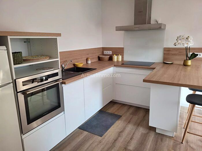 Appartement à louer - Guingamp - 3 pièces - 1 chambre