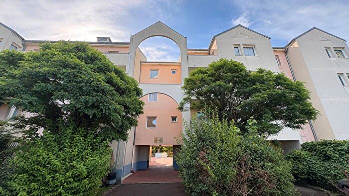 Voltaire-Vaujours, Livry-Gargan : Appartement 2 pièces à louer