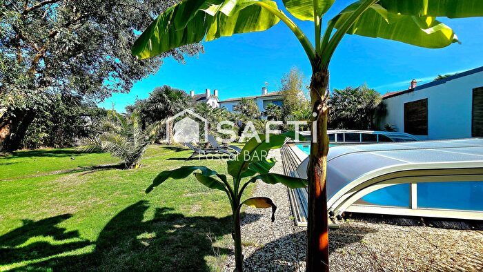 Maison à vendre - Nieul-le-Dolent - 11 pièces - 5 chambres