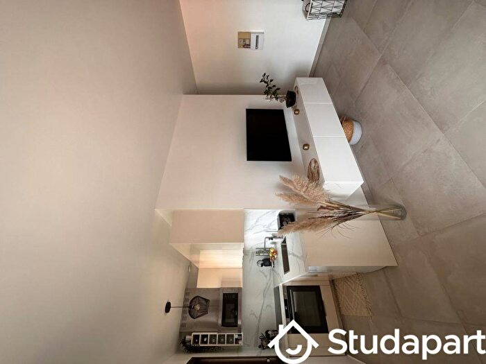 Appartement à louer - Les Paluds-Lauvert, Vallauris - 1 pièce