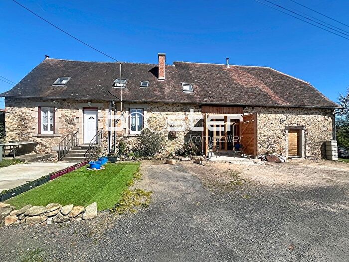 Maison à vendre - Le Chalard - 7 pièces - 4 chambres
