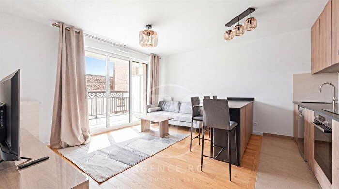 Appartement 3 pièces à louer à Plateau Ouest, Suresnes