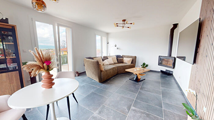 Maison à vendre - Sury-le-Comtal - 8 pièces - 8 chambres