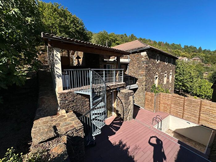 Maison 9 pièces à Sablières, à vendre