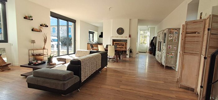 Maison à vendre - Bonchamp-lès-Laval - 8 pièces - 5 chambres