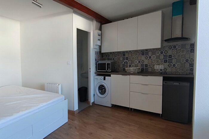 Appartement à louer - Riom, Le Couriat, Les Boules, La Beaumette, La Petite Provence - 1 pièce