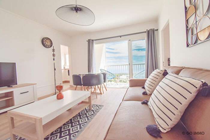 Appartement à louer - Le Tampon, Centre-ville - 1 pièce - 3 chambres