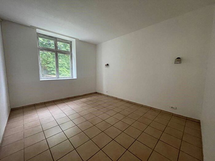 Albigny-sur-Saône : Appartement 2 pièces à louer
