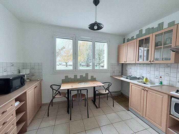 Appartement à louer - Les Communes, Bois-dArcy - 3 pièces - 2 chambres