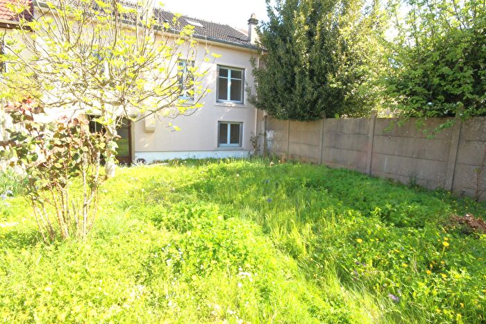 Maison à vendre - Vélizy-Villacoublay, Le Clos - 6 pièces - 5 chambres