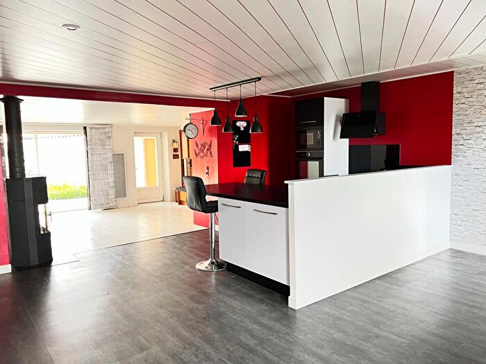 Maison 6 pièces à Les Châtelliers-Châteaumur, à vendre