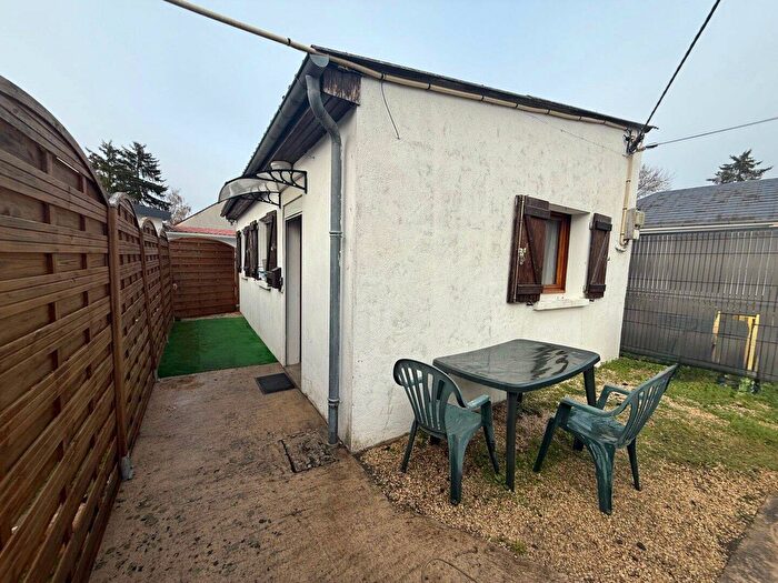 Maison à louer - Bourges - 2 pièces - 1 chambre