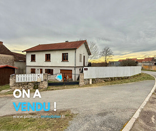 Maison à vendre - Champs - 6 pièces - 4 chambres