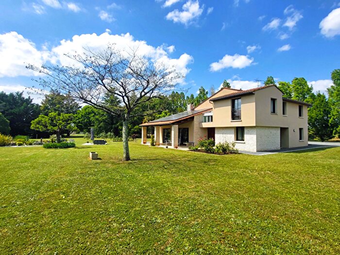 Jarnac : Maison 10 pièces à vendre