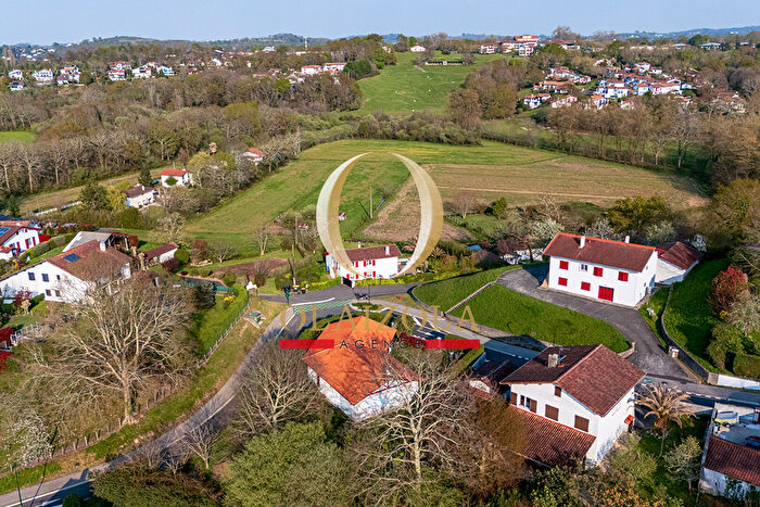 Maison à vendre - Bassussarry - 4 pièces - 3 chambres