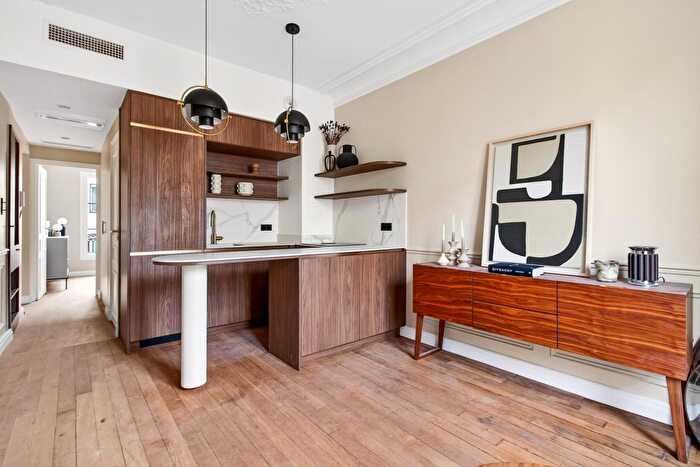 Appartement à vendre - Paris e , Saint-Philippe du Roule - 2 pièces - 1 chambre