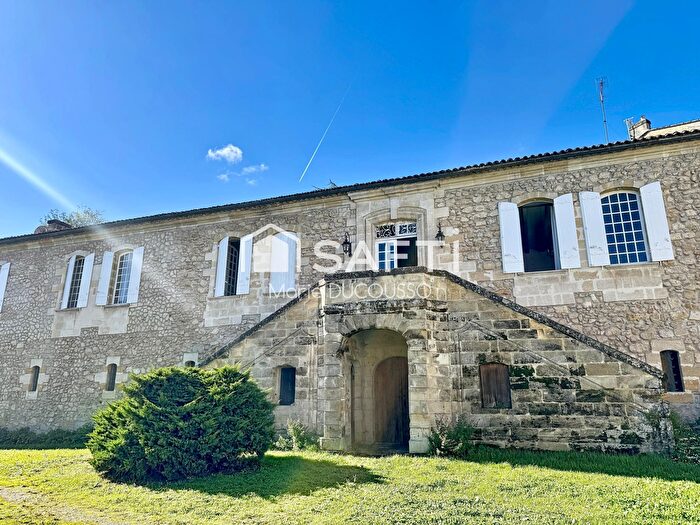 Maison à vendre - Castillon-la-Bataille - 10 pièces - 6 chambres