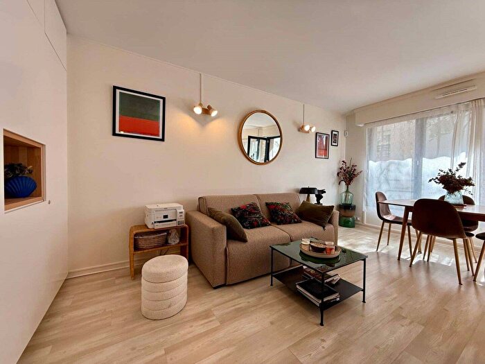 Grange Aux Belles-Terrage, Paris 10ème arrondissement : Appartement 2 pièces à louer