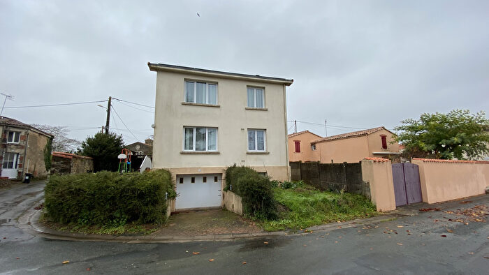 Maison à vendre - Saint-Germain-de-Prinçay - 4 pièces - 3 chambres