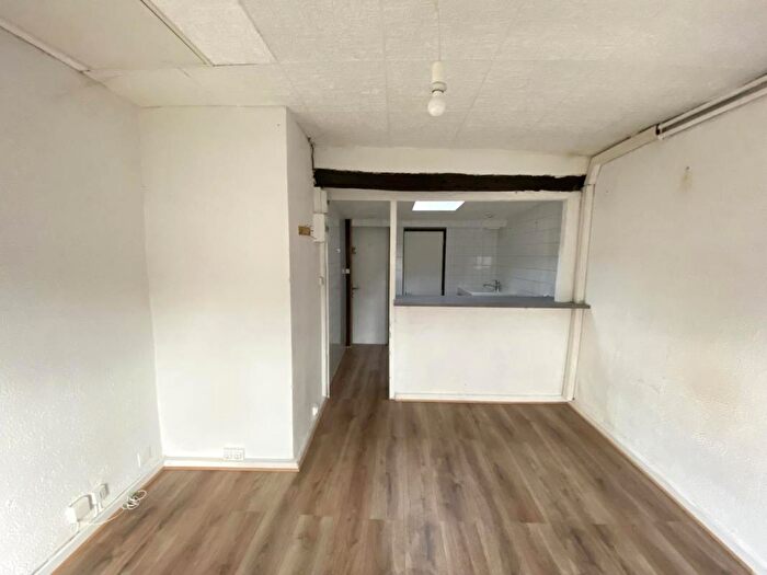 Appartement à louer - Coulommiers, Centre-ville - 1 pièce