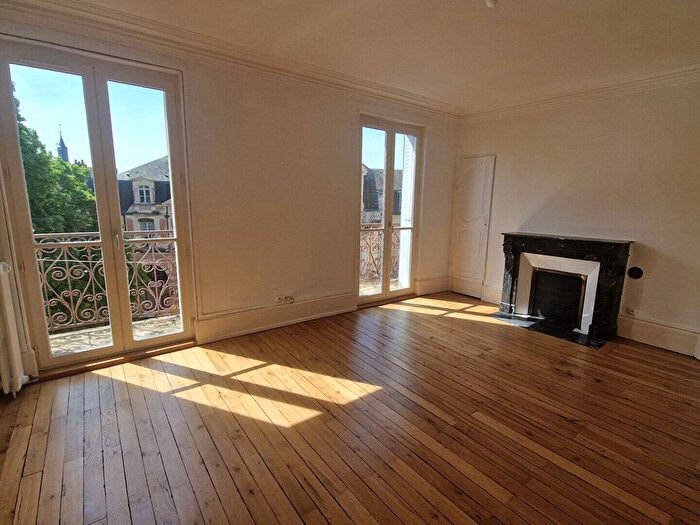 Appartement 5 pièces à Saint Martin-Saint Etienne, Nevers, à louer