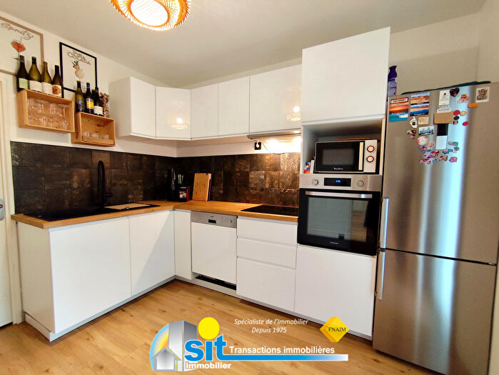 Appartement à vendre - Chasse-sur-Rhône - 4 pièces - 3 chambres