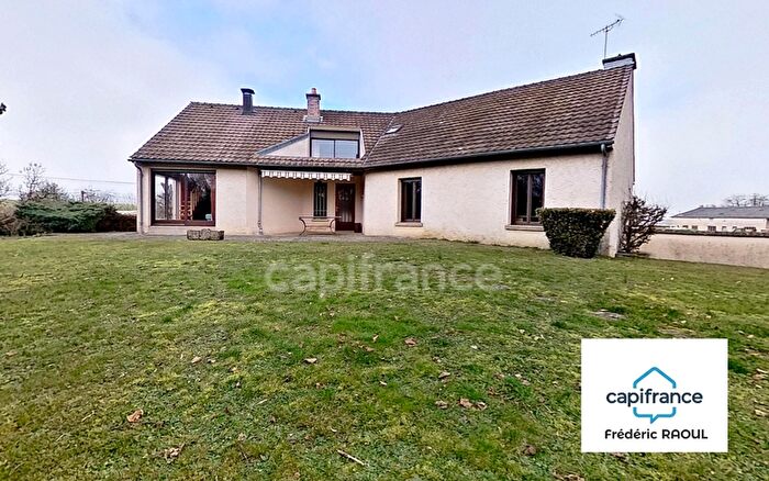 Maison à vendre - Minot - 8 pièces - 6 chambres