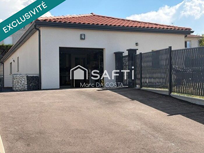 Maison 6 pièces à Savigneux, à vendre