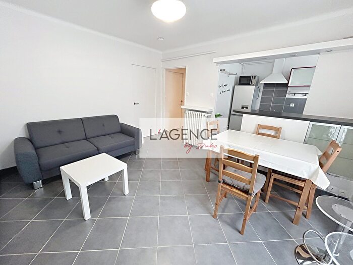 Appartement à louer - Thionville, Côte des Roses - 3 pièces - 2 chambres