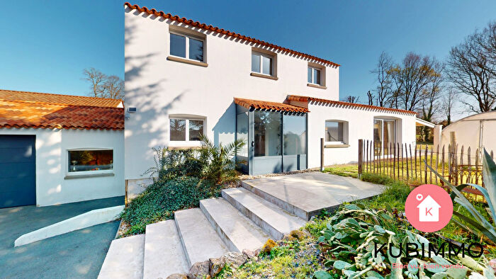 Maison à vendre - Poiroux - 6 pièces - 5 chambres